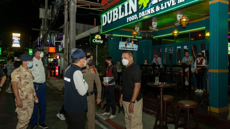 Phuket face mask campaign targeting tourists begins