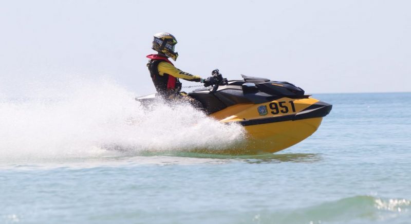 Radetic, Antoniak win Waterjet Offshore Championships