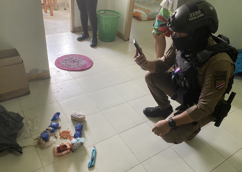6,000 meth pills found abandoned in Ua-Athorn Housing room