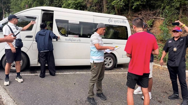 Phuket tour company charged after illegal Chinese guide arrest